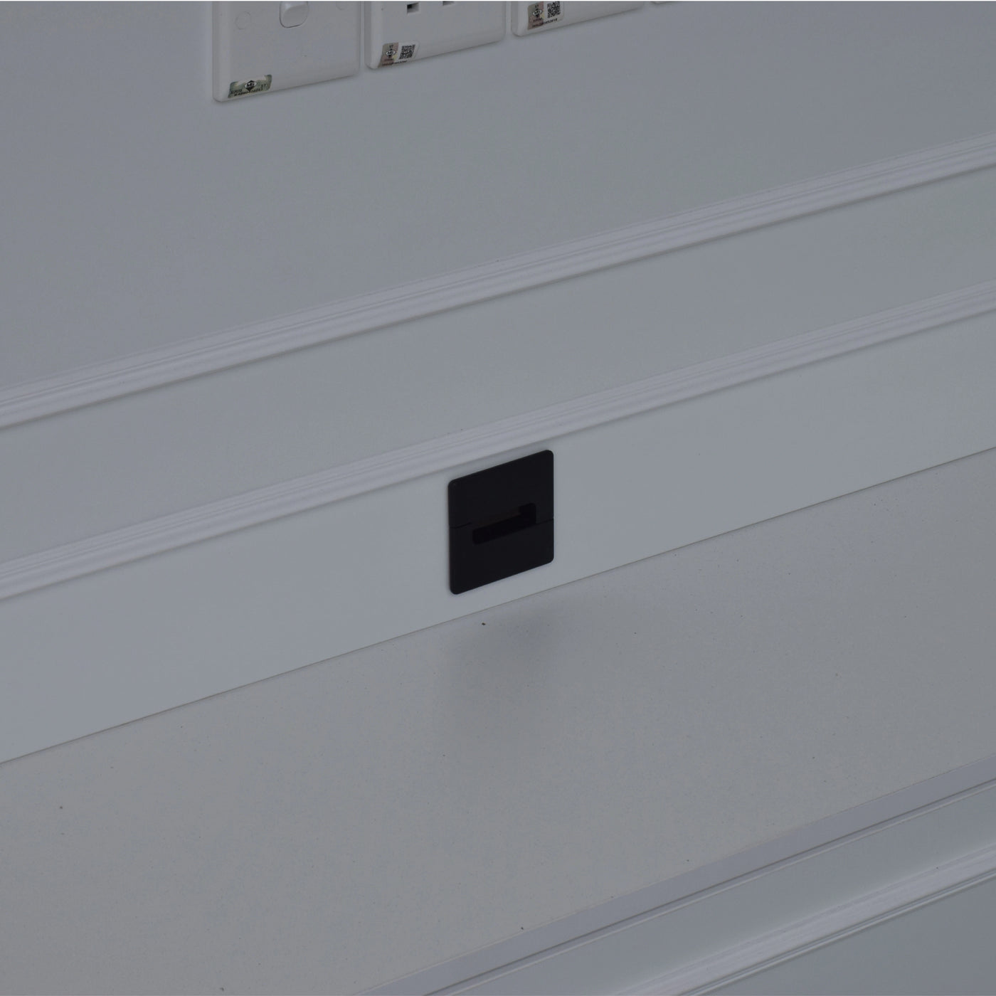 Virex 10ft Luxury Hall Cabinet | 3066mm White LED Storage Unit – Td ...